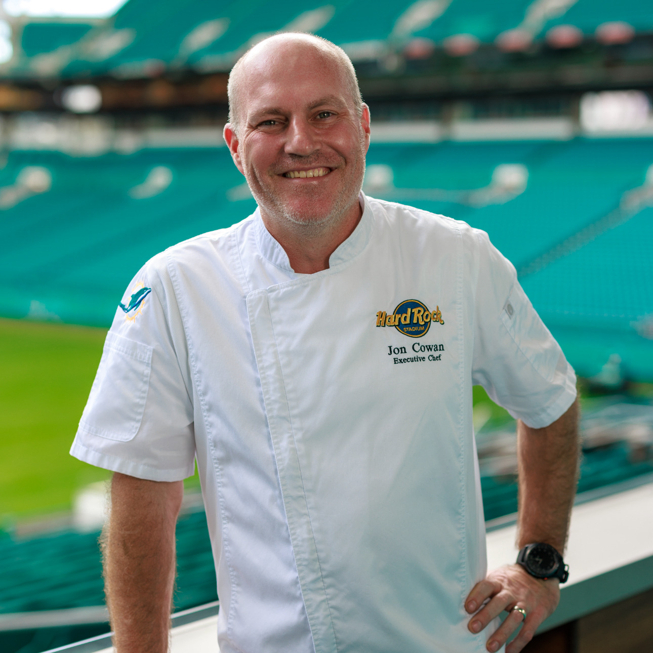 Chef with experience cooking for a party of one or 30000 people. Able ...