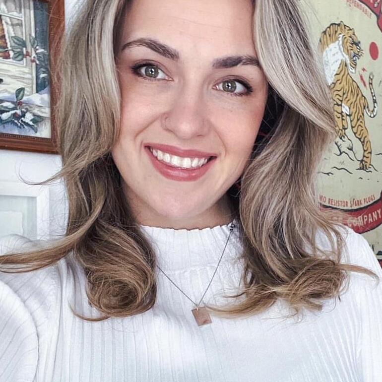 Constance Wren's Instagram, Twitter & Facebook on IDCrawl