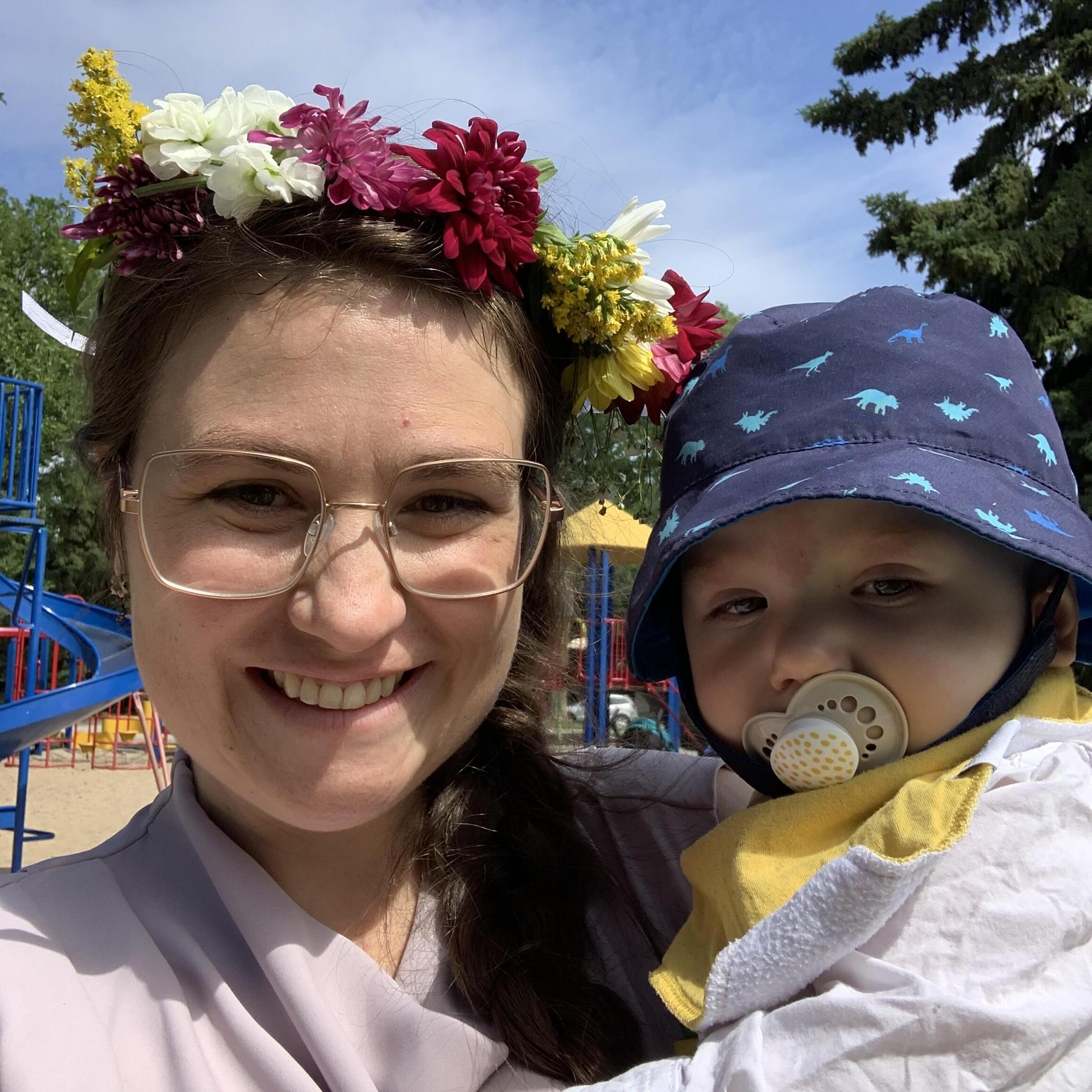 Hiring Nanny in Calgary, Alberta Flexible Hours Open to nanny share ...